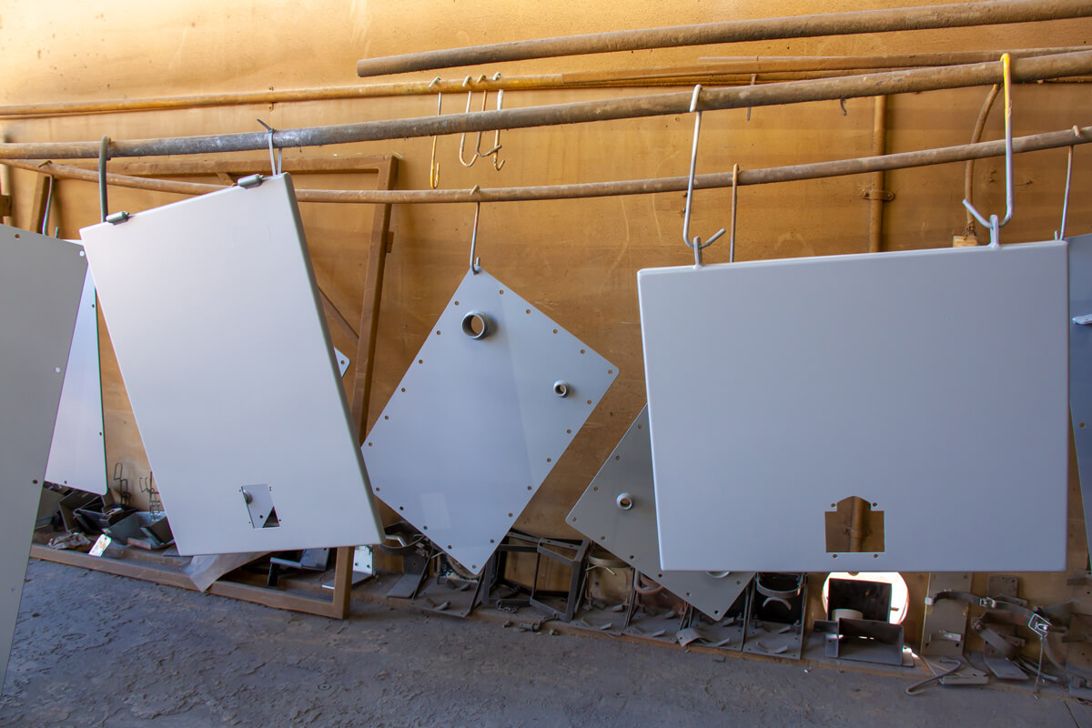 Paint & Panel - Spray Painting by Plantman