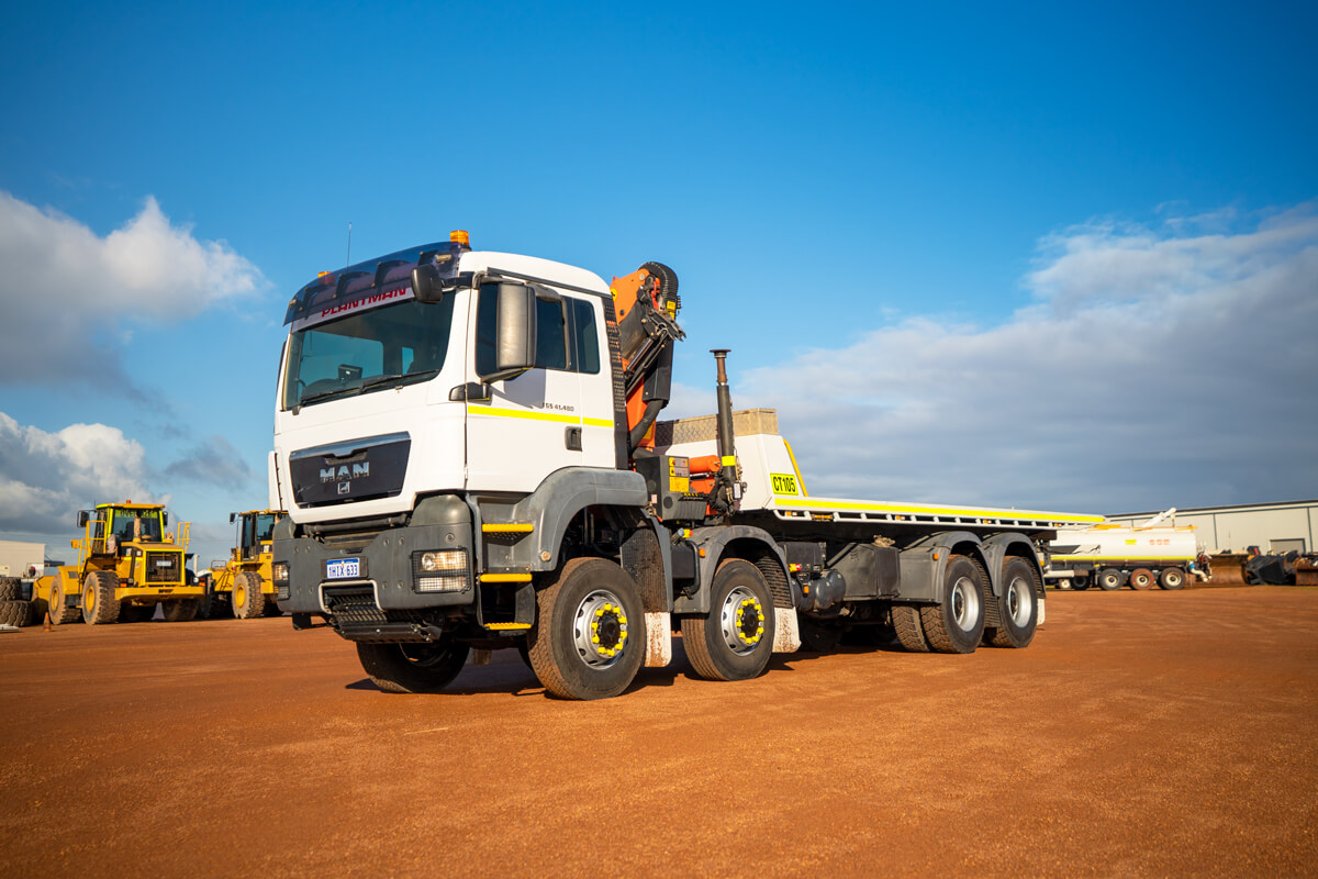 Crane Tray Truck For Sale at Joyce Collins blog
