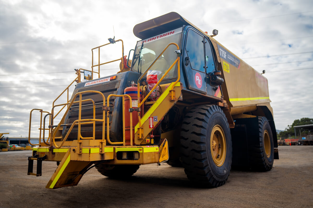 Caterpillar 775F Diesel Tanker P32000 | Plantman