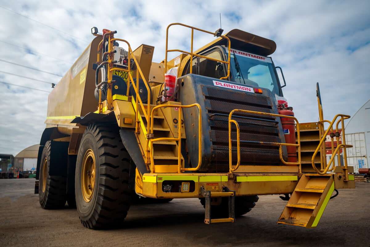 Caterpillar 775F Diesel Tanker P32000 | Plantman